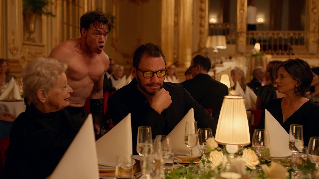 THE SQUARE - Trailer Italiano Ufficiale HD - YouTube