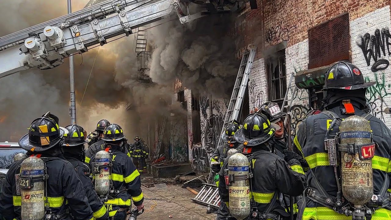 FDNY BOX 0235 ~ FDNY BATTLES MAJOR 4TH ALARM COMMERCIAL FIRE ON HEWES ...