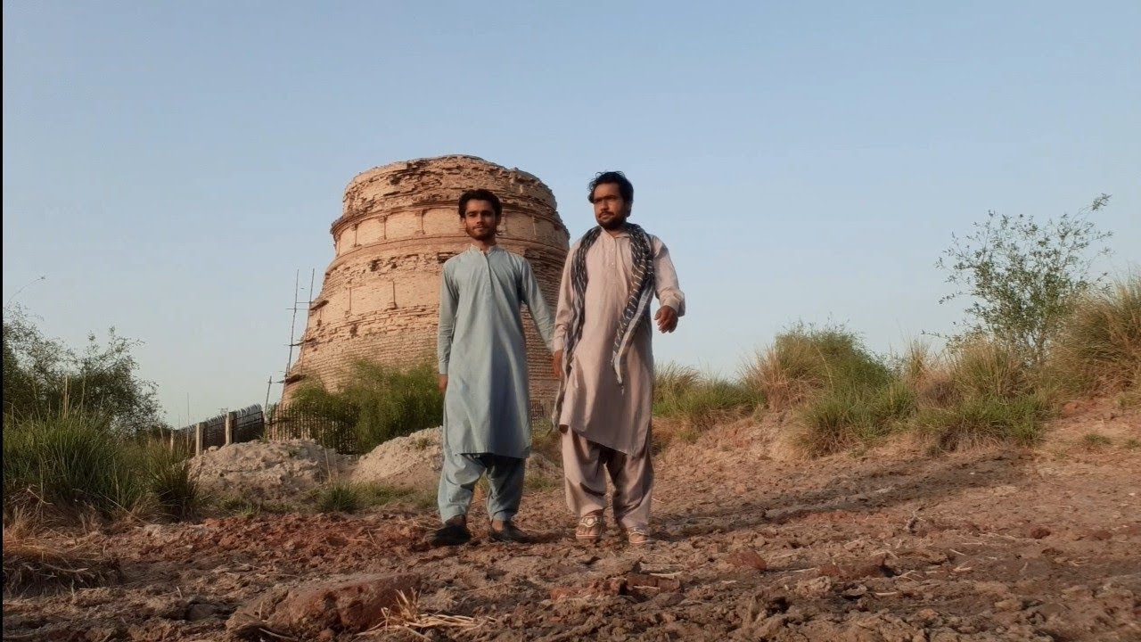 Mir Rukan Thul or A Buddhist stupa in Daulatpur Sindh - YouTube
