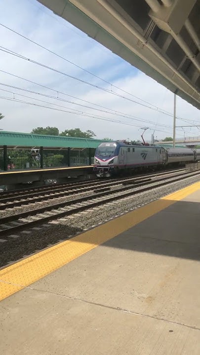 Amtrak Northeast Regional flys by Halethorpe Station with ACS-64 #637 - YouTube