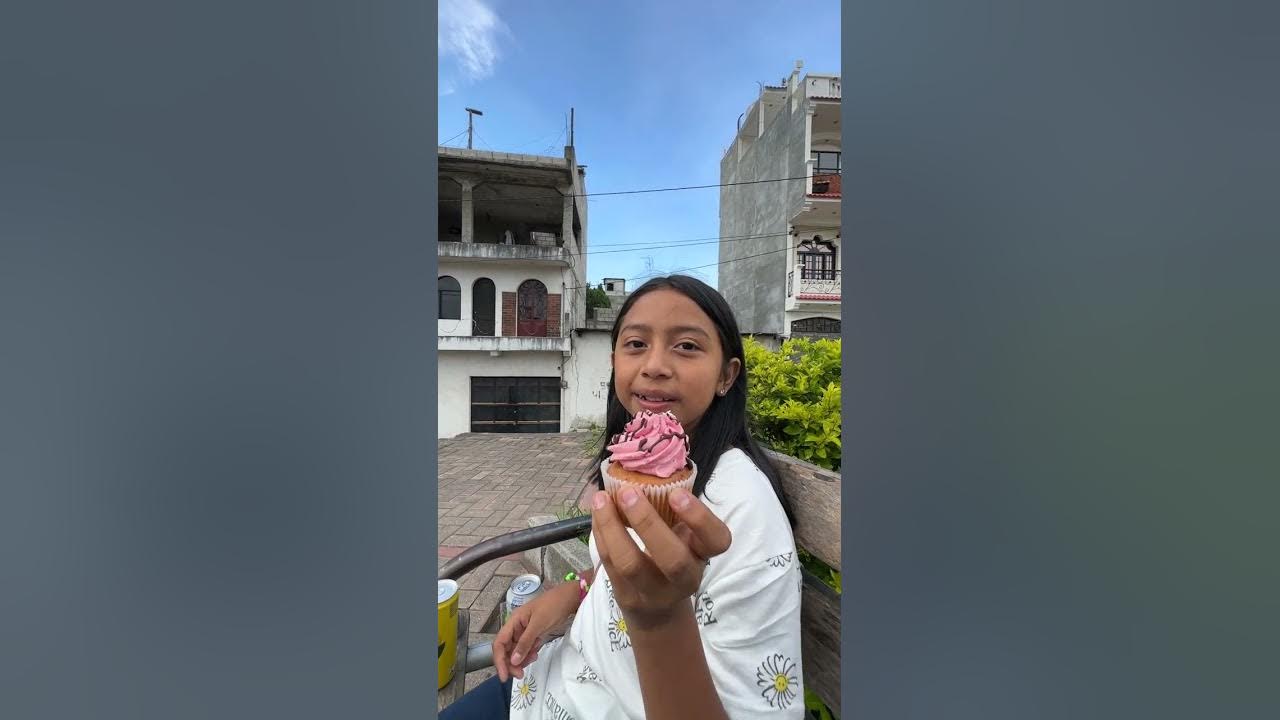 Le dimos pastelitos 🧁a un perro 🐶 Sherlyn Rosario Vlogs - YouTube