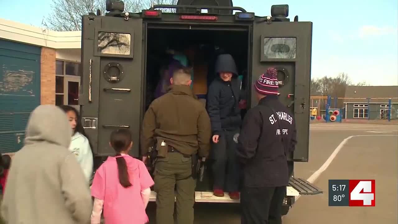 Career day at Null Elementary in St. Charles: Schools on 4 - YouTube