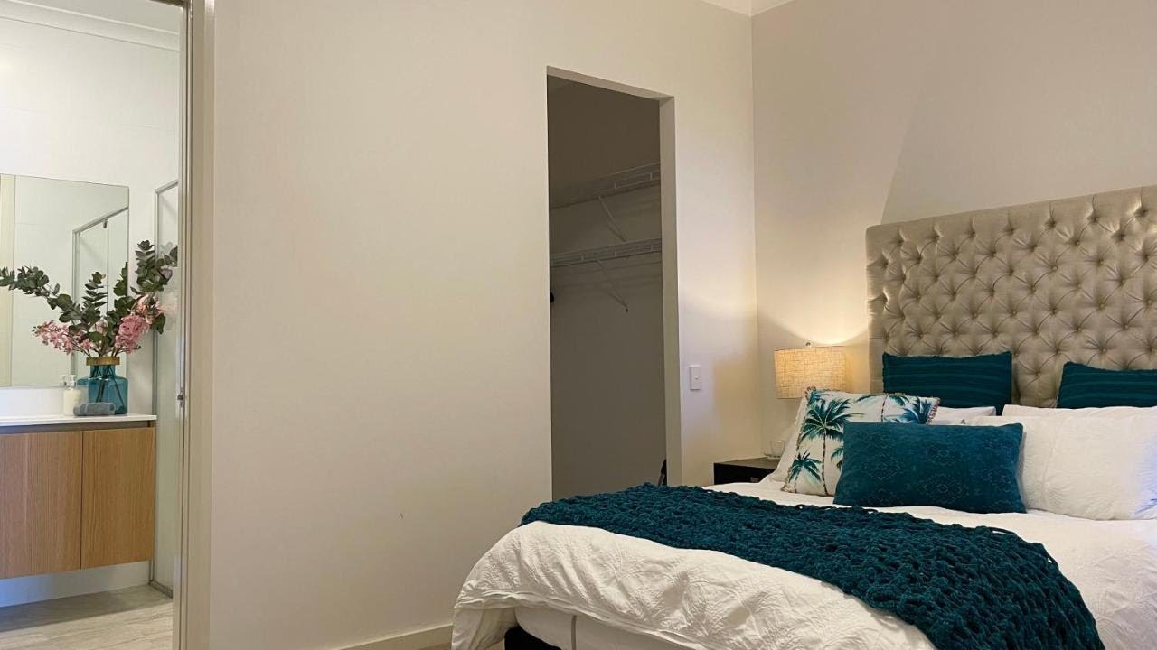 Mariner's Cove ~ Luxe Waterfront Apartment, Mindarie, Australia - YouTube