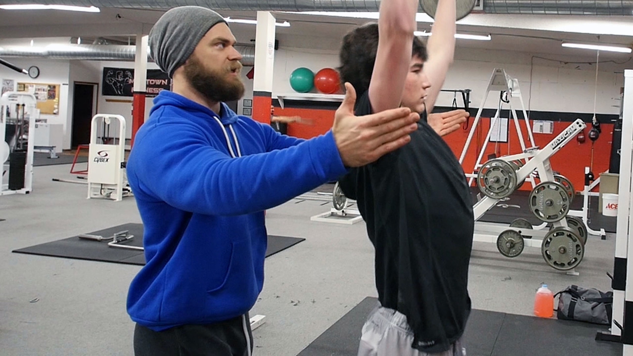 Creating a Buff Dude | Teen Beginners Bulking Plan | P1D1 - YouTube