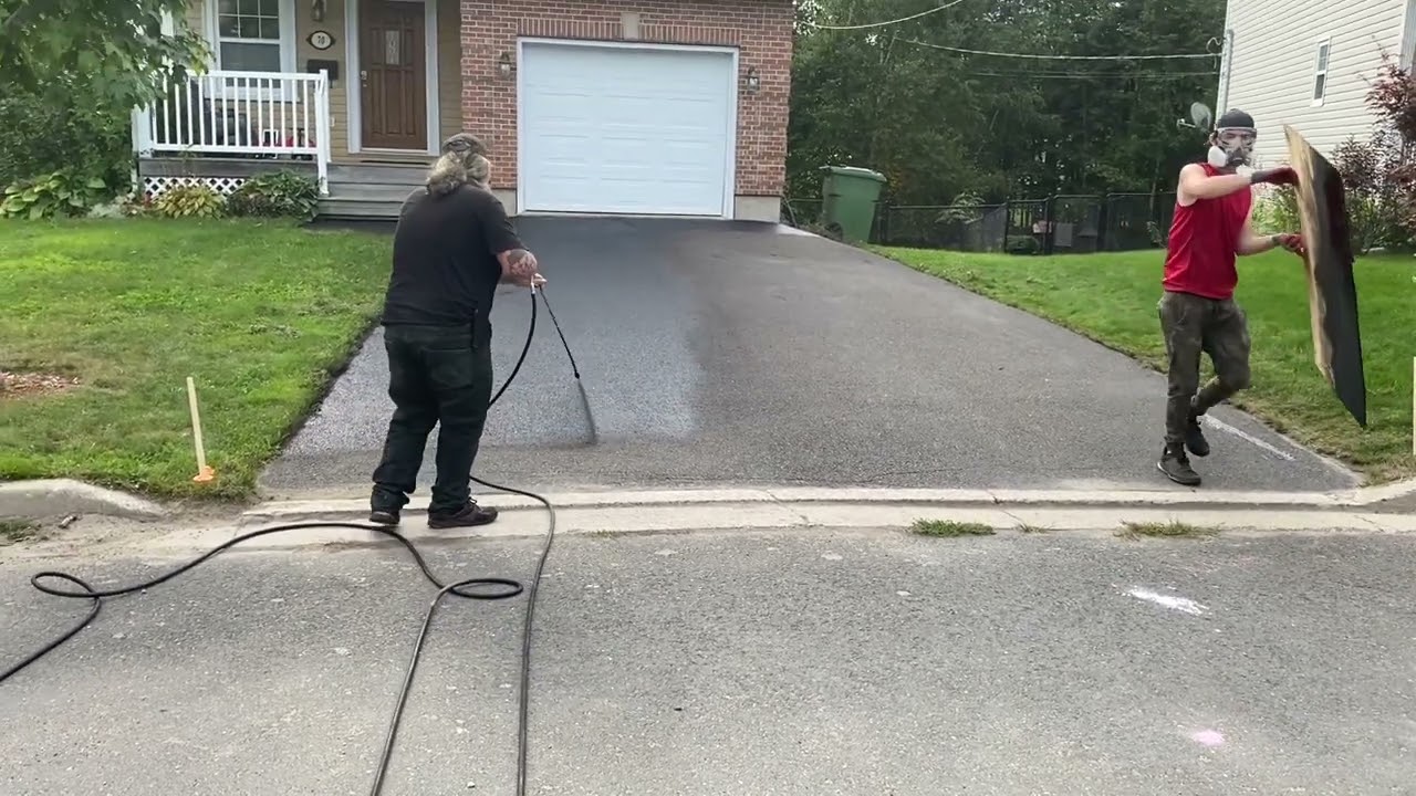 Professional Asphalt Spray Sealing: "The Second Of 4 One" Top Coats ...