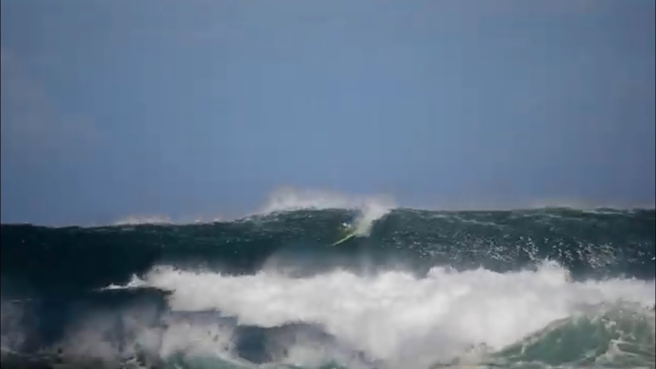 Luke Shepardson's great wave at the Eddie Aikau Big Wave Invitational ...