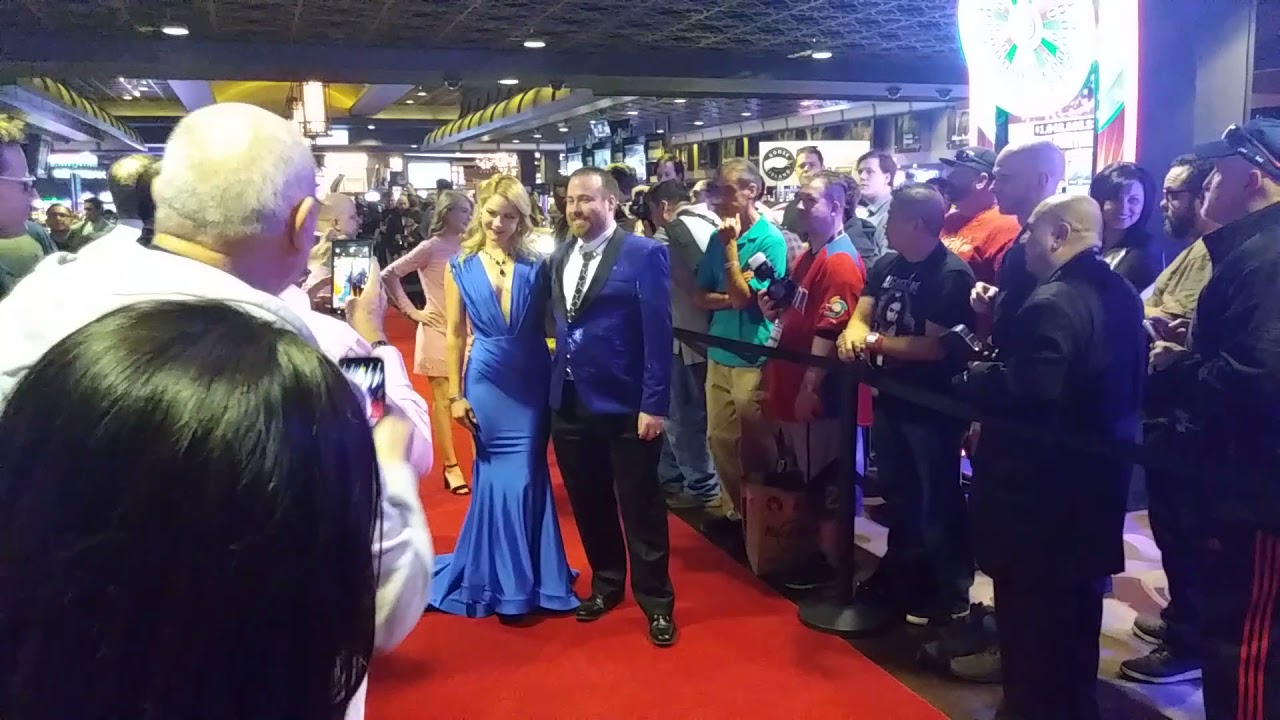 AVN AWARDS 2018 Red Carpet feat. Lisey Sweet - YouTube