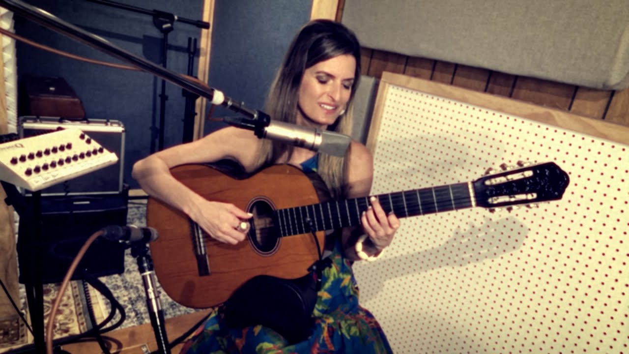 Daniela Soledade - 'Este Seu Olhar' (Official Video) - YouTube