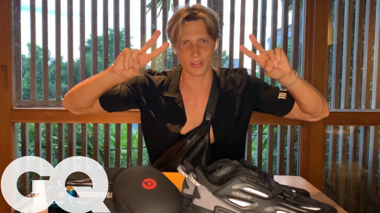 10 Things Austin Wayne Can't Live Without | GQ - YouTube