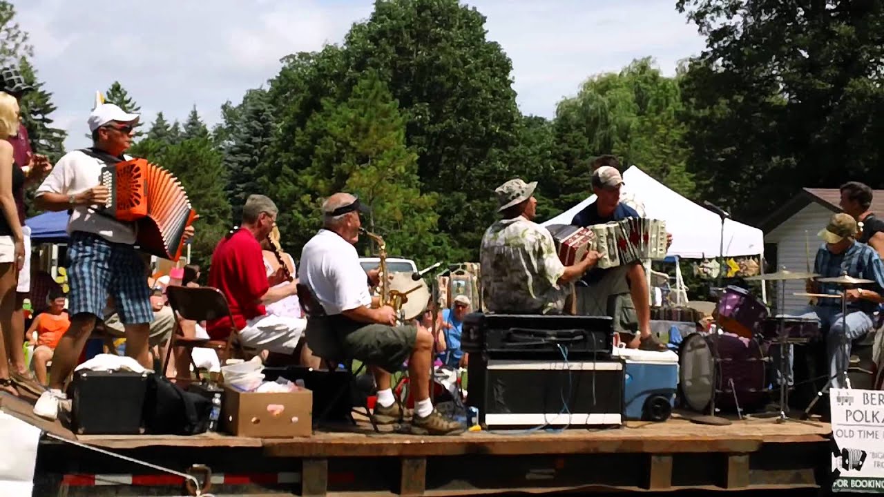 Pulaski Polka Days parade 7-24-2011 Pulaski Wisconsin - YouTube