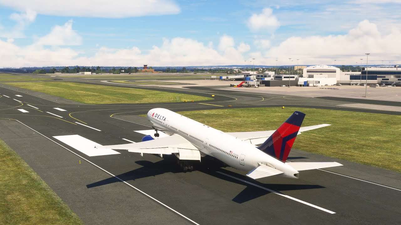 EMERGENCY Aeroplane Flight Landing!! DELTA Airlines Boeing 777 at ...