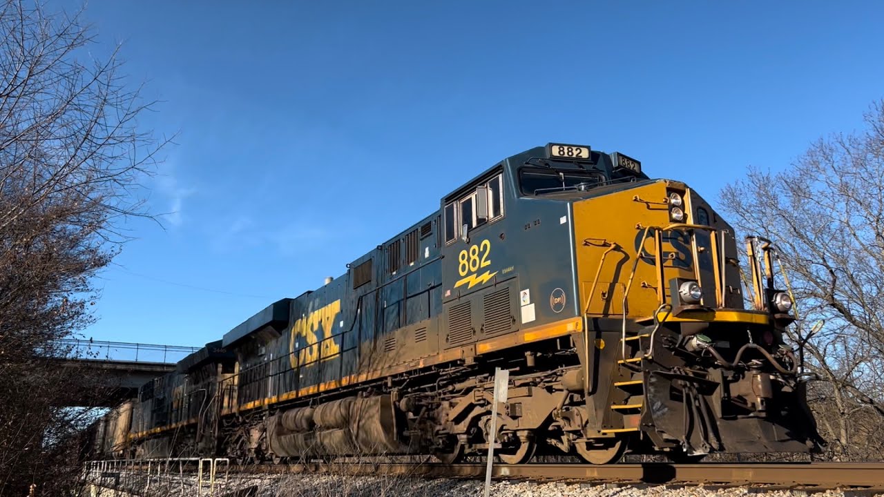 CSX ES44AH 882 Leads Loaded Coal C319-30 on 1/4/22 - YouTube