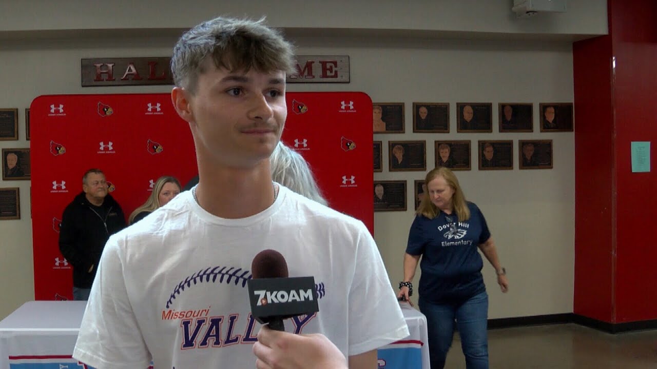 Gage Chapman (Webb City) signs to Missouri Valley College baseball ...
