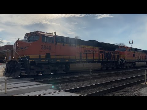 BNSF 3849 Leads ZPTLCHC through Western Springs, IL - YouTube