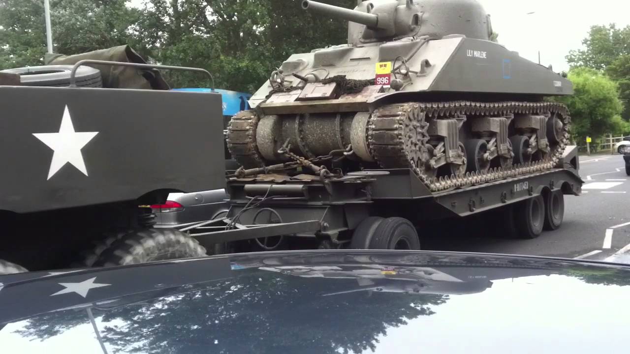 Sherman tank arrives ahead of Weymouth armed forces parade - YouTube