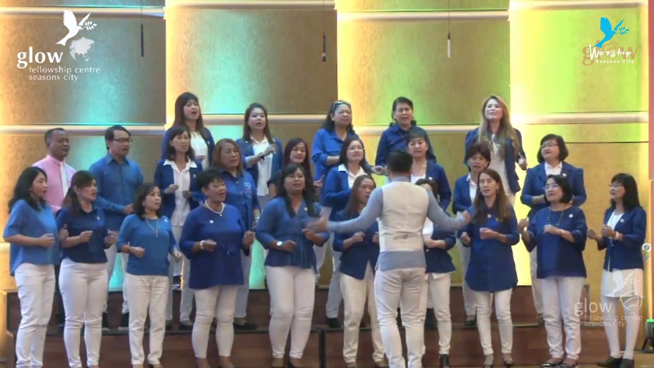 GLOW Choir - Hari Yang Terindah - YouTube