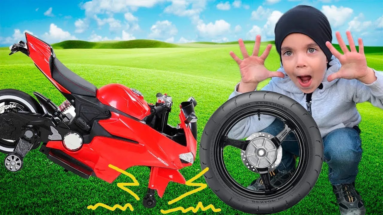 The baby ride on the motorcycle and pretend to play with new friend ...