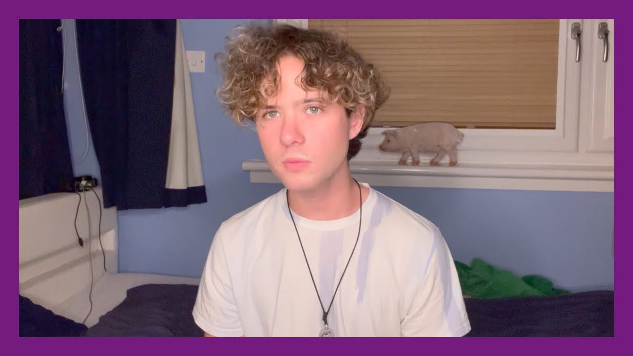 awkwardly dancing in front of 2,500 people - YouTube