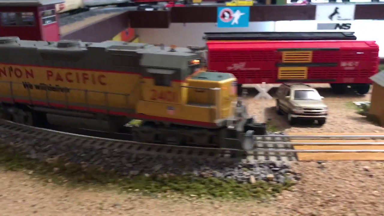 K-Line GP38-2 Union Pacific - YouTube