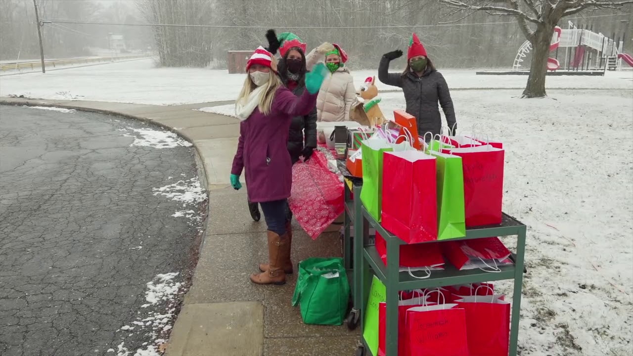 Crestwood's Christmas Drive-Thru! - YouTube