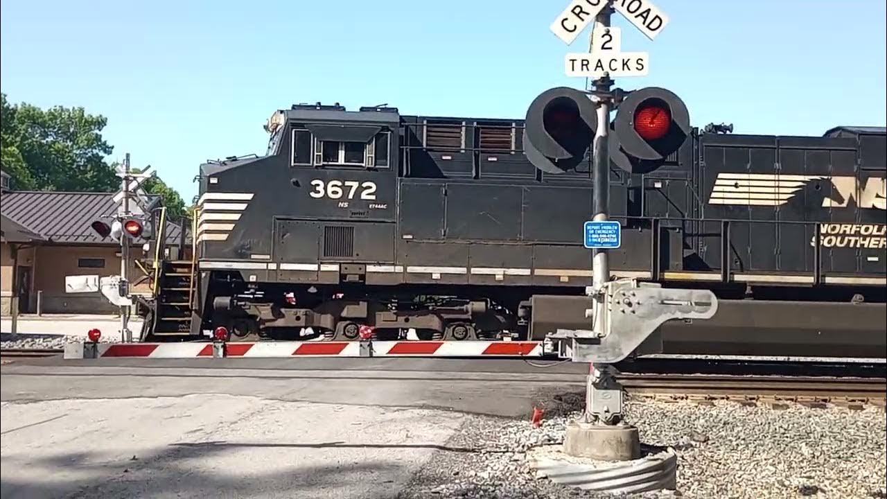 NS 1149 leads NS 196 with a great P5 pulling out of West Pass and reversing at Burnside (6/15 ...