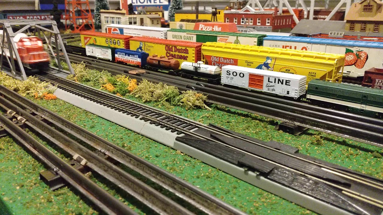 Vintage HO scale trains. - YouTube
