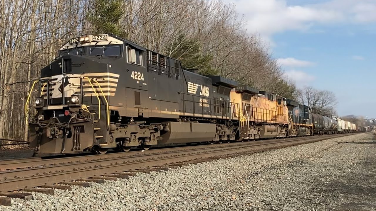 Nice Narrow Font K5LLA on NS 4224 leading 13Q through Beloit Ohio! - YouTube