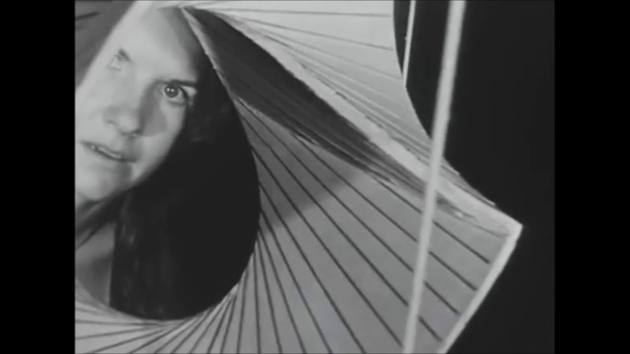 Maya Deren - Witch's Cradle - 1943 - YouTube