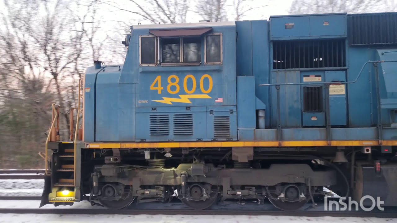 CSX Sd70 4800 leads Q264 - YouTube