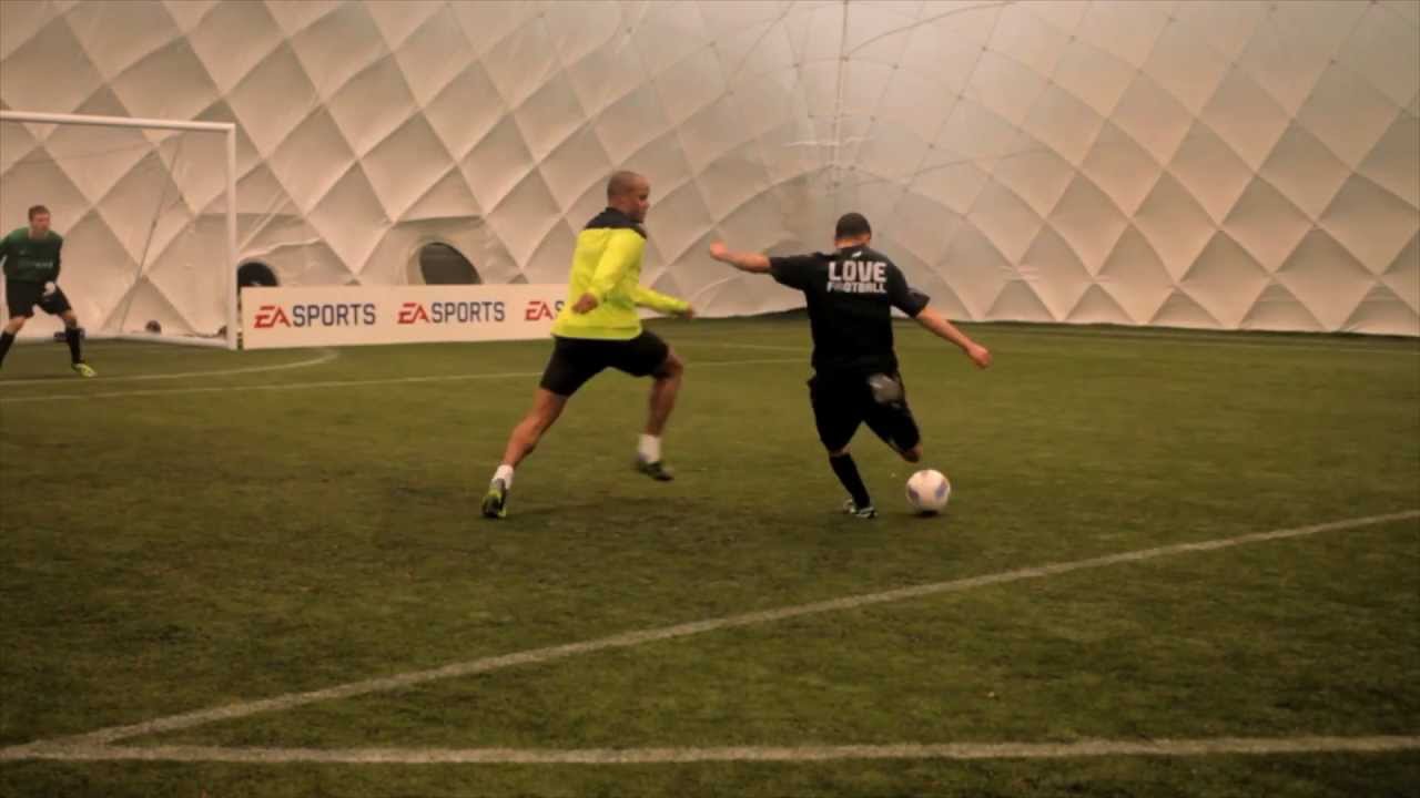 Vincent Kompany FIFA 12 Coaching Tutorial | 1 v 1 Defending - YouTube