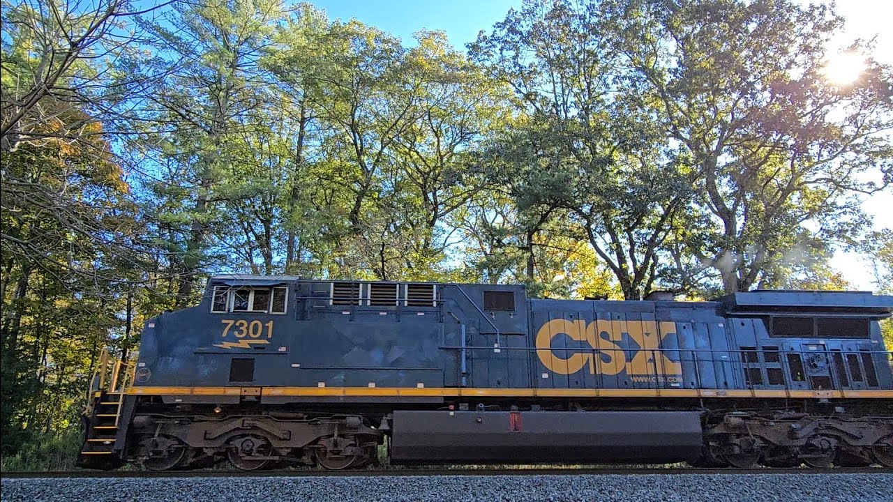 CSX Freight Train Locomotive 7301 gliding by Saugerties NY (ASMR) 10.10 ...