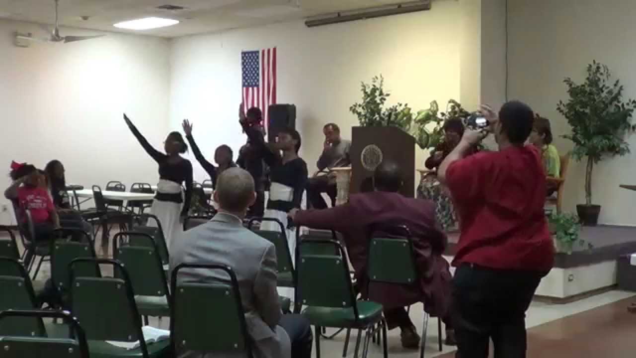 PRAISE DANCE 3 GIRLS PRAISE DANCING SETP , 24 , 2013 - YouTube