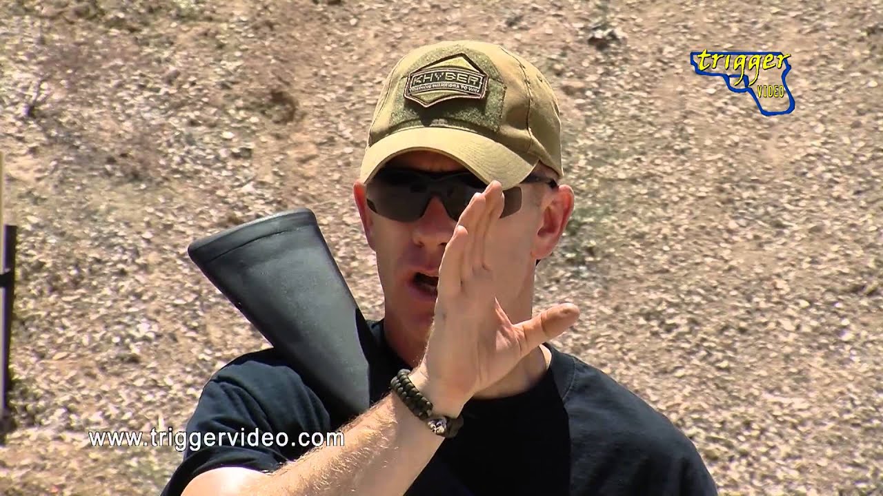 Reloading the tactical shotgun - YouTube