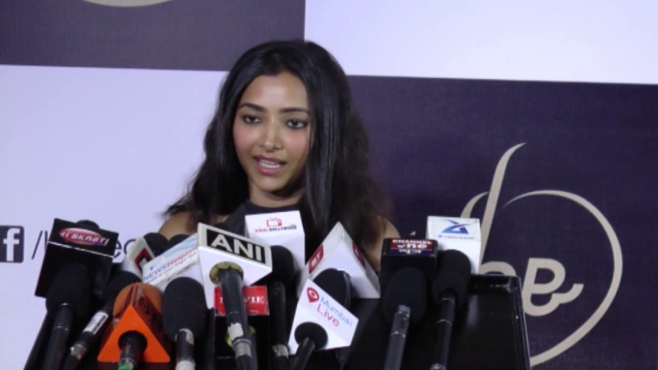 Actress Shweta Basu Prasad Looks Beautiful at The Red Carpet of Kube ...