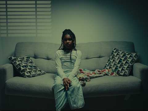 Keykinya - Sofa (Official Music Video)