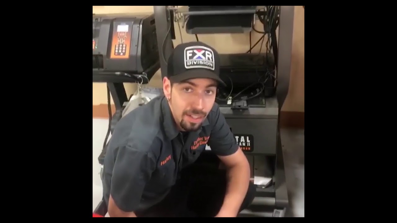 What a certified Harley-Davidson Motorcycle Technician Sees - YouTube
