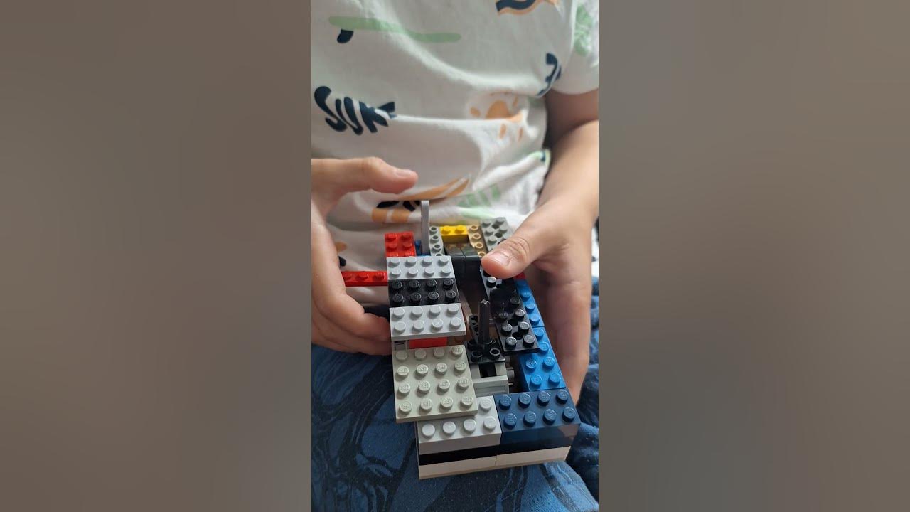 Lego useless box - YouTube