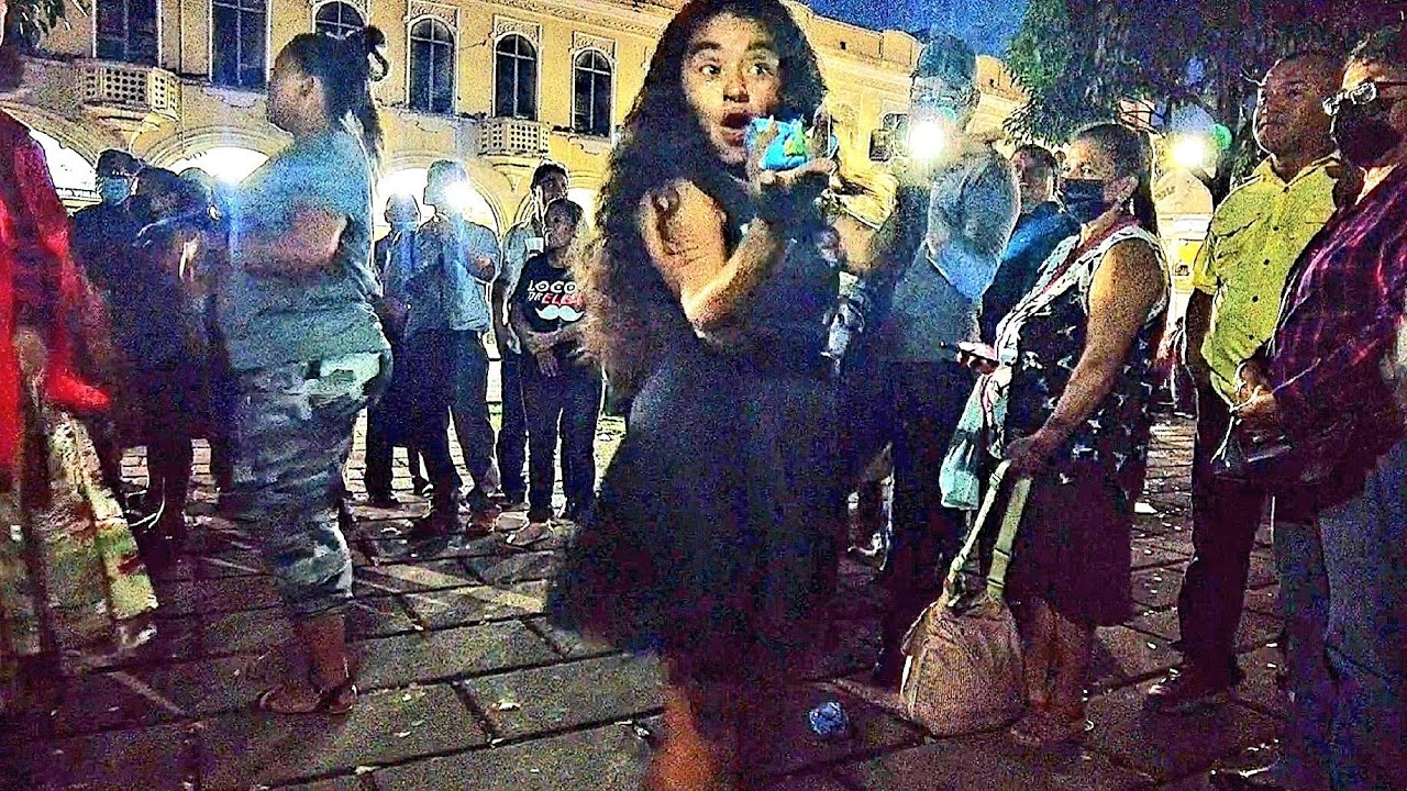 COMO SIEMPRE LA SILVIONA MERODEANDO A LA #santaneca - YouTube