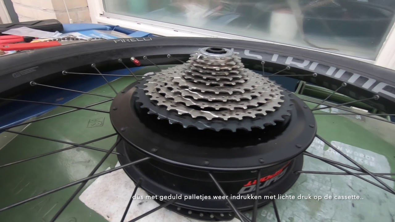 Plaatsen MTB-body Stromer ST3 en ST5 - YouTube