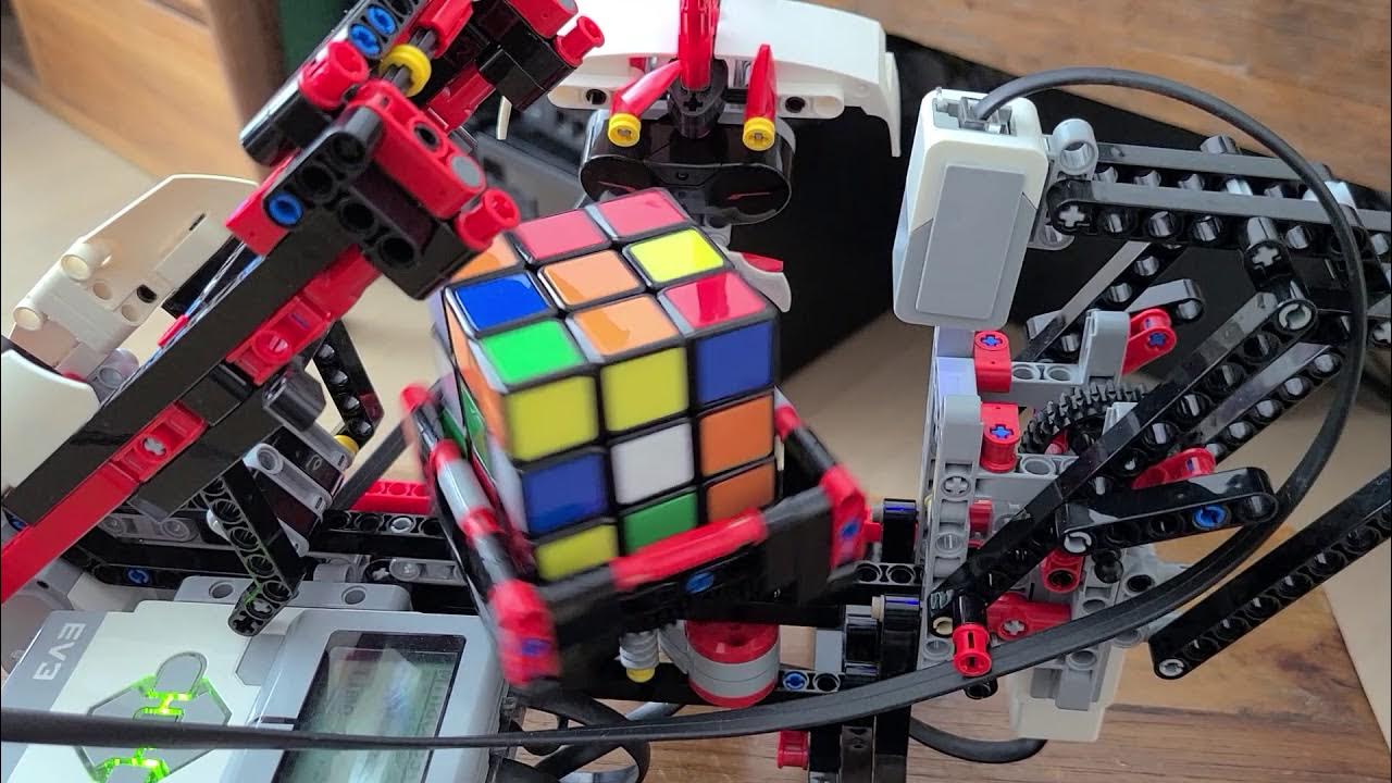 LEGO MindStorms Rubik Solver (MindCub3r) - Molex Workshop - YouTube