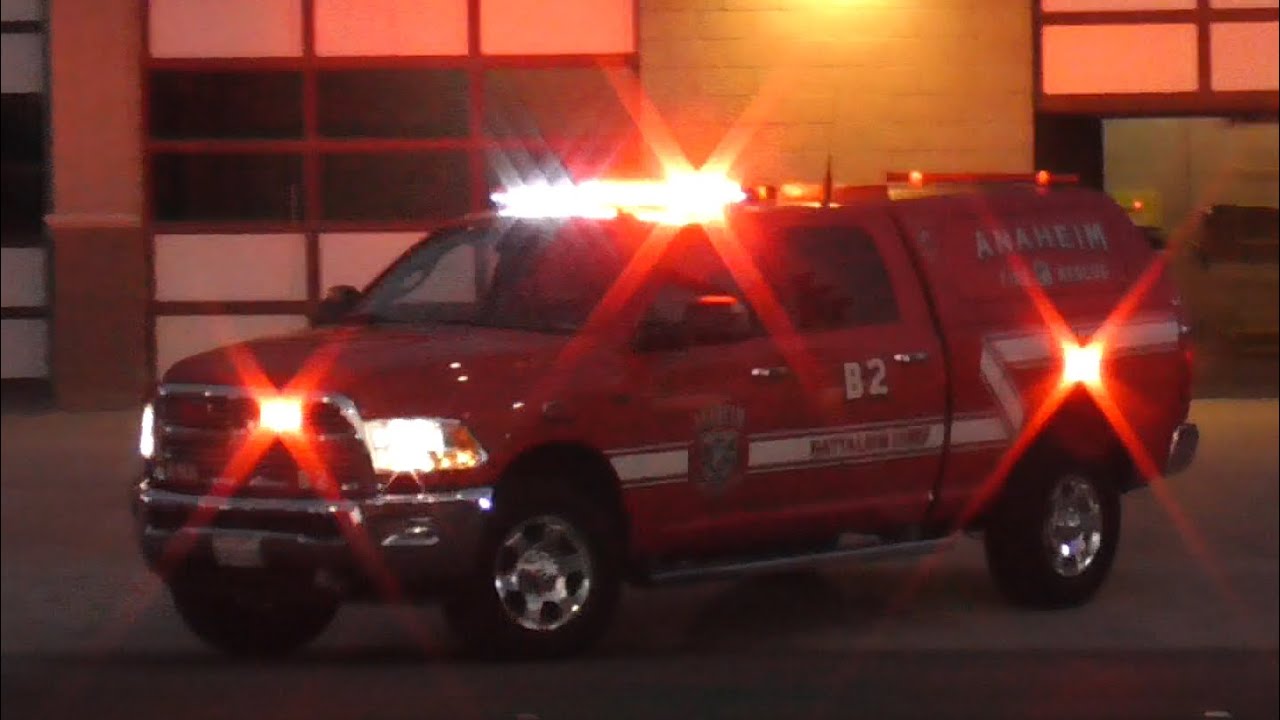 Anaheim Fire Rescue Battalion 2 Responding - YouTube