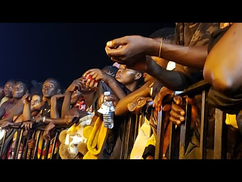 HISTORY!! Gravity Omutujju Alinye Ku Stage Ayise Mubanga Buli Omu Natya ...