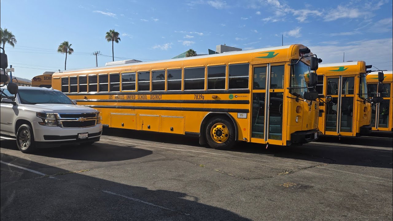 Testing LAUSD Buses Part 10 - 2023 Bluebird T3RE CNG (7844u) - YouTube