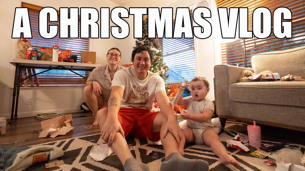 A Christmas Vlog! Family Time + Opening Presents | Vlogmas - YouTube