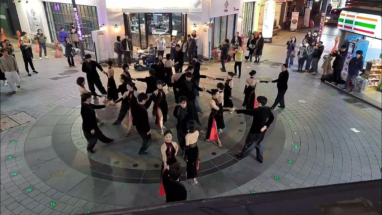 tango flash mob - El tango de Roxanne @ Busan Seomyeon, Tango Performance team "Iris" - YouTube