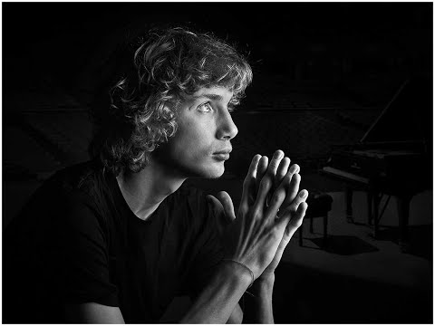 Récital Ivan Bessonov / Fondation Louis Vuitton - YouTube