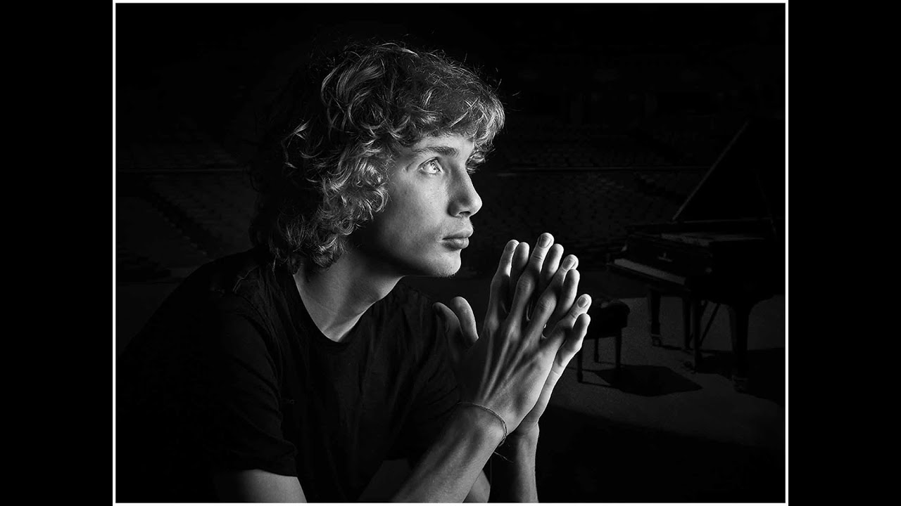 Récital Ivan Bessonov / Fondation Louis Vuitton - YouTube