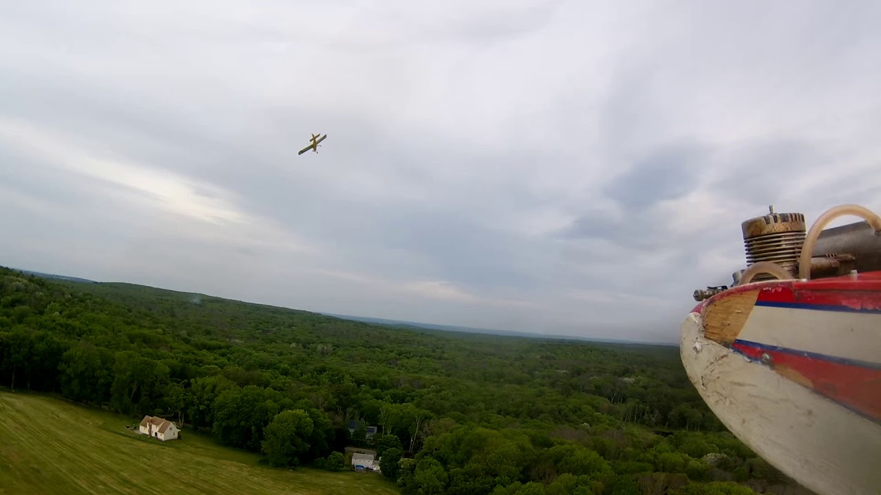 Hobbico Avistar 40 chasing a Big Stik 40 with a random wing - YouTube