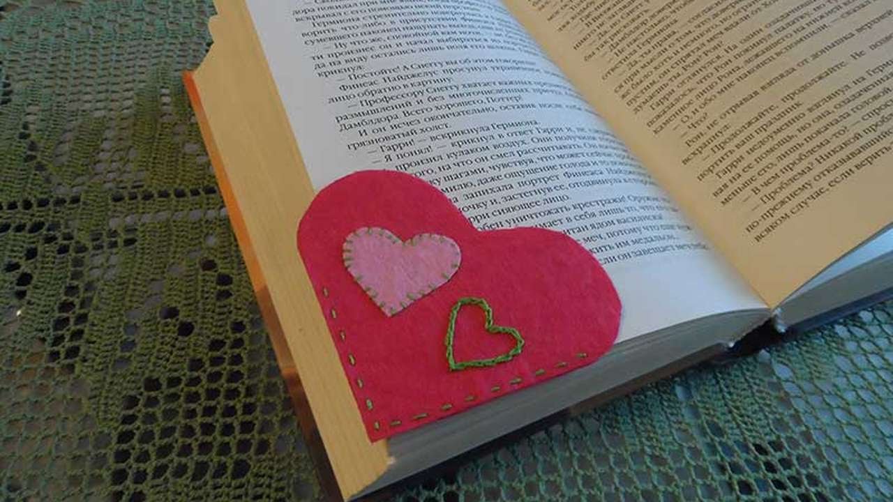 How To Make A Simple Heart Bookmark DIY Crafts Tutorial how-to-make-a-simple-heart-bookmark-diy-crafts-tutorial