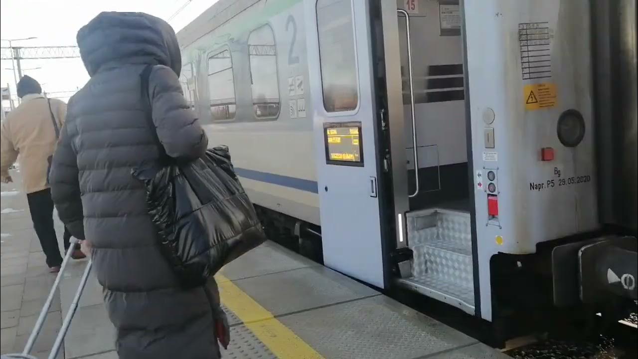 Przyjazd i odjazd IC Rybak EP07. - YouTube